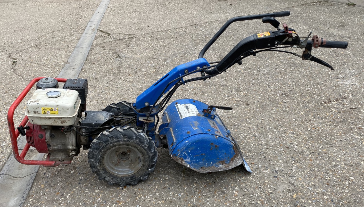 Plant Hire - KDC Paving and Landscapes